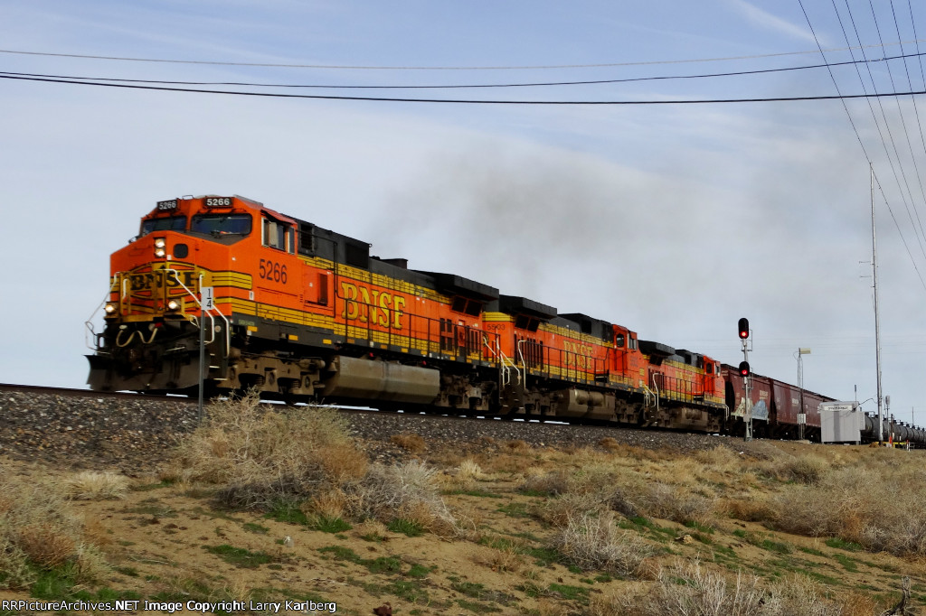 BNSF 5266
